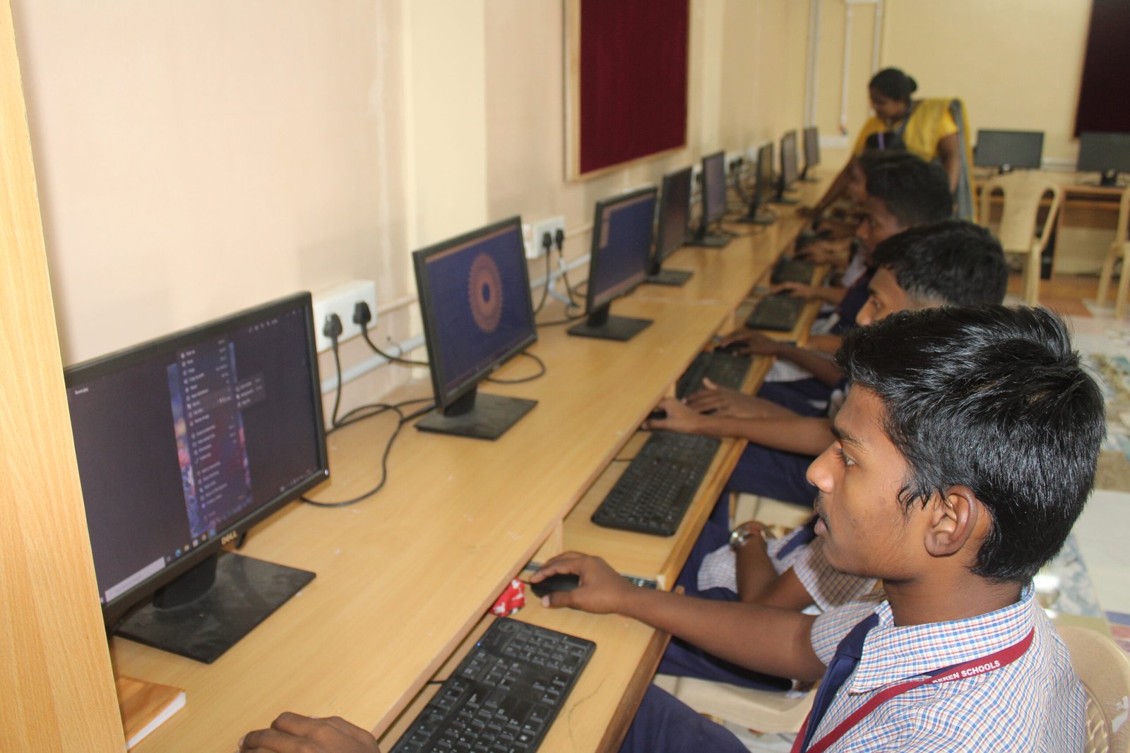 Best Computer Lab Facility in Madurai - Keren Schools